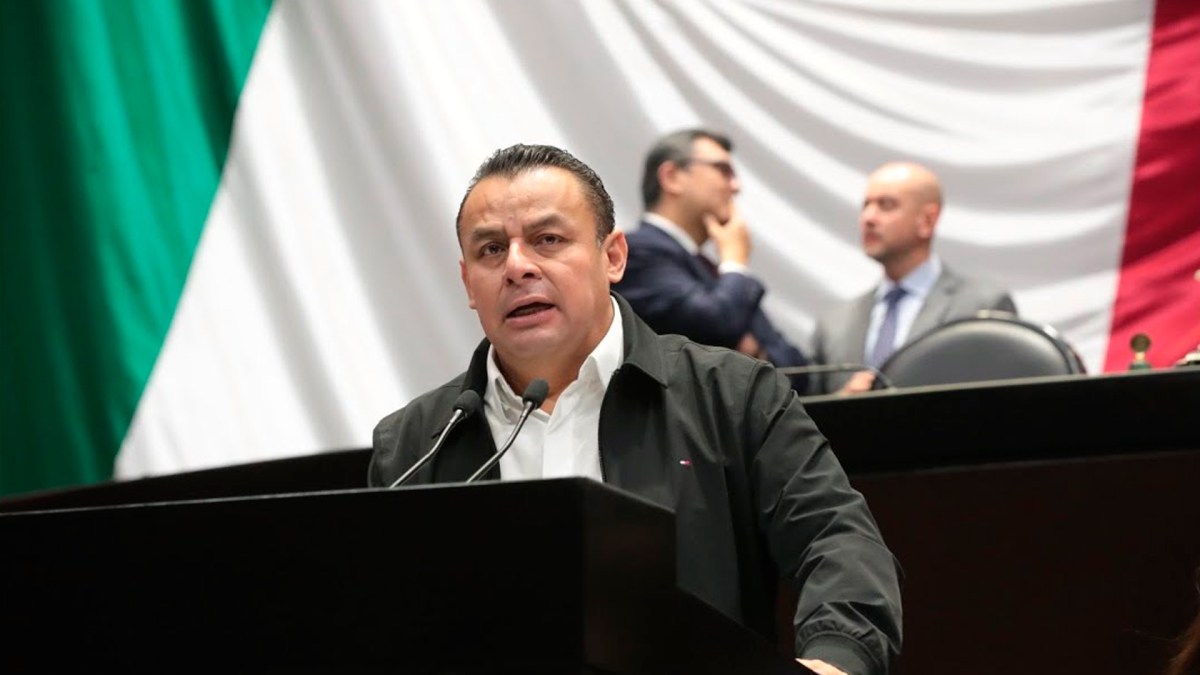 Erubiel Alonso critica recortes a educación y salud – Fer Moctezuma